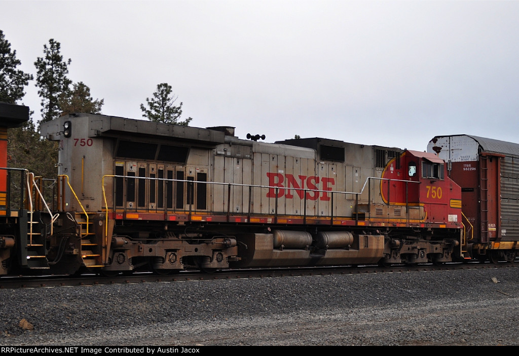 BNSF 750